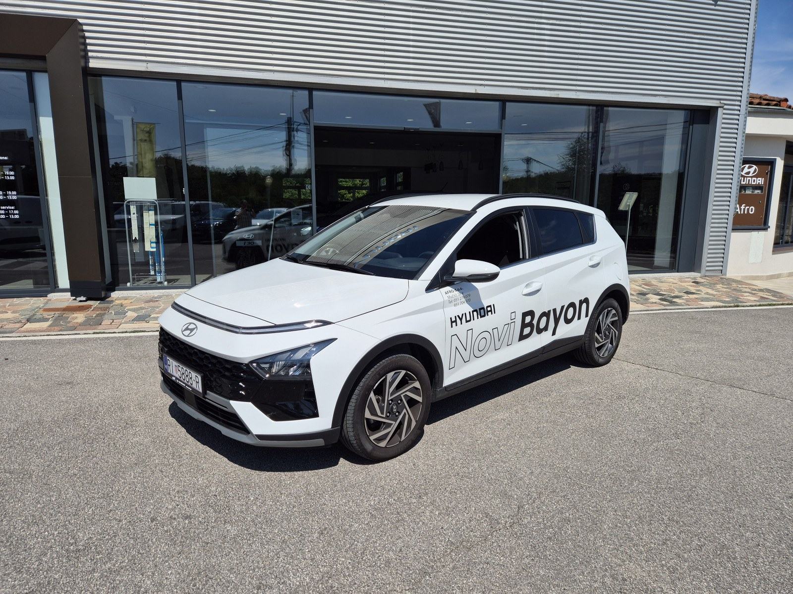 Hyundai Bayon 1,0 T-GDI 100ks 6MT PREMIUM ***TESNO VOZILO***, 2025 god.