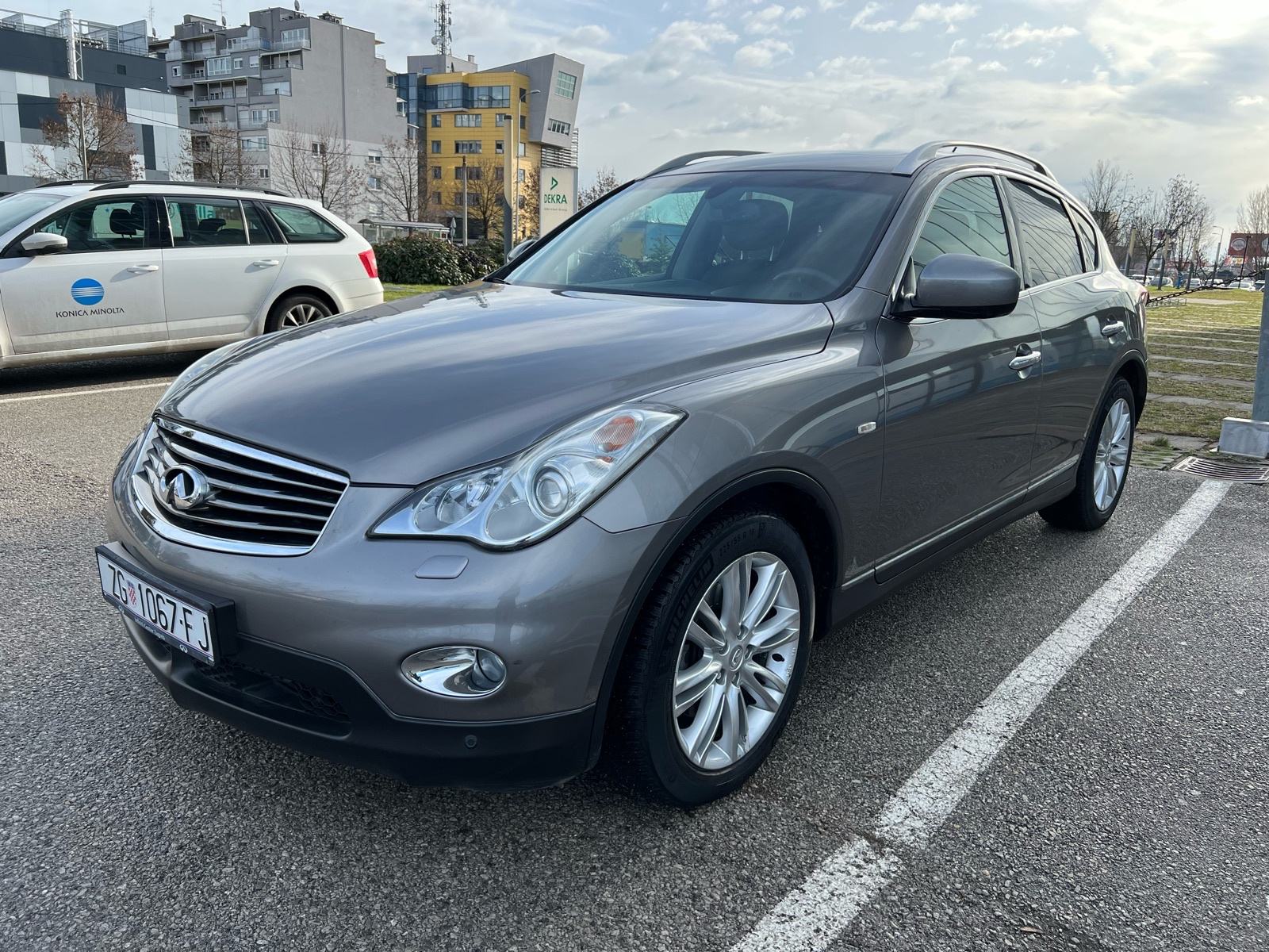 Infiniti EX37 37 GT automatik, 2014 god.