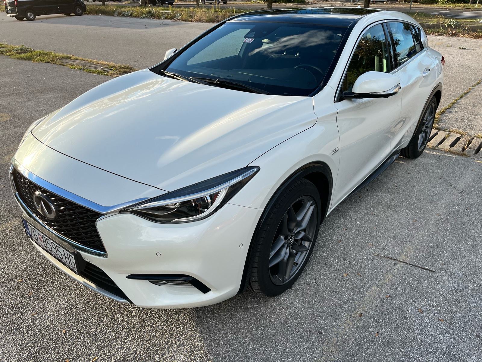 Infiniti Q30 Premium Tech +, 220CDI 7DCT (automatik), reg 06/2023, 2016 ...