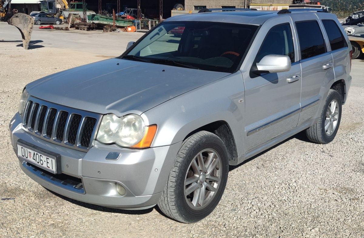 Jeep Grand Cherokee 3,0 CRD; V6 OM642 Mercedes motor; nove gume, 2008 god.