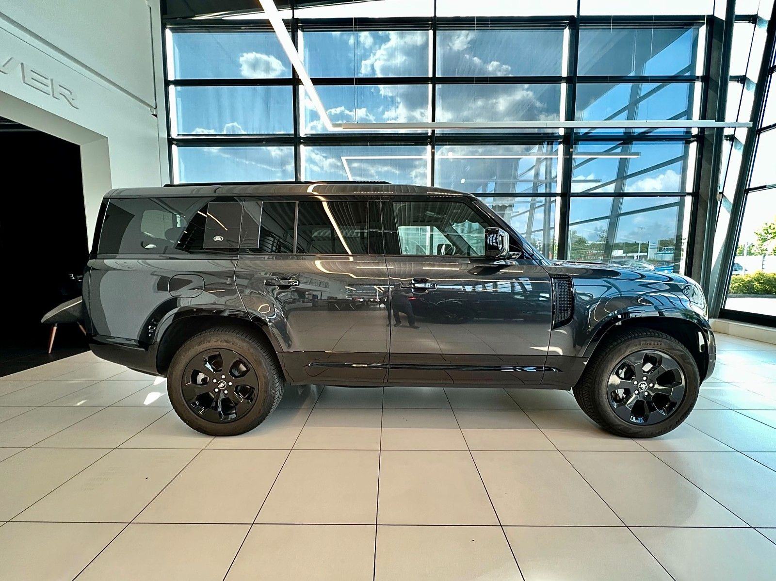 Land Rover Defender 130 X-Dynamic SE 3.0d MHybrid 8-SJEDALA PANORAMA ...