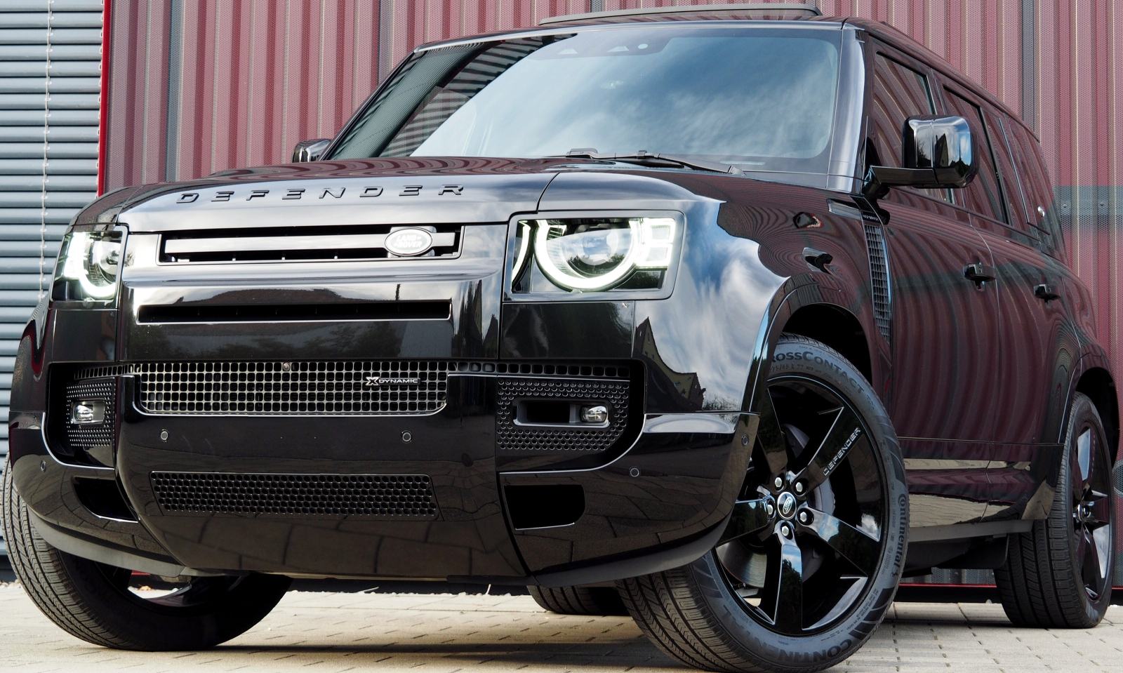 Land Rover Defender D300 HSE, X-Dynamic, Black Pack Full oprema, 2022 god.