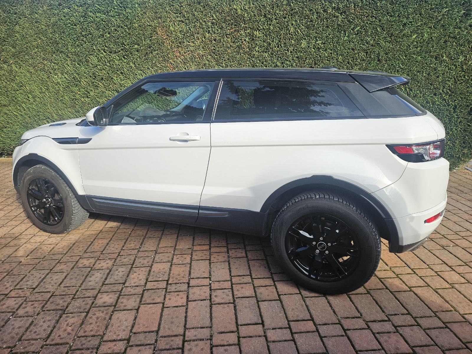 Land Rover Range Rover Evoque 2.2d automatik, 2014 god.