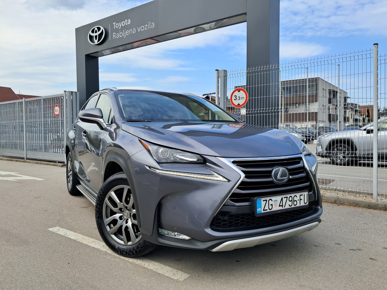 LEXUS NX 300h AWD EXECUTIVE E-CVT, 2.VL, SERVISNA*HR AUTO*, 2016 god.
