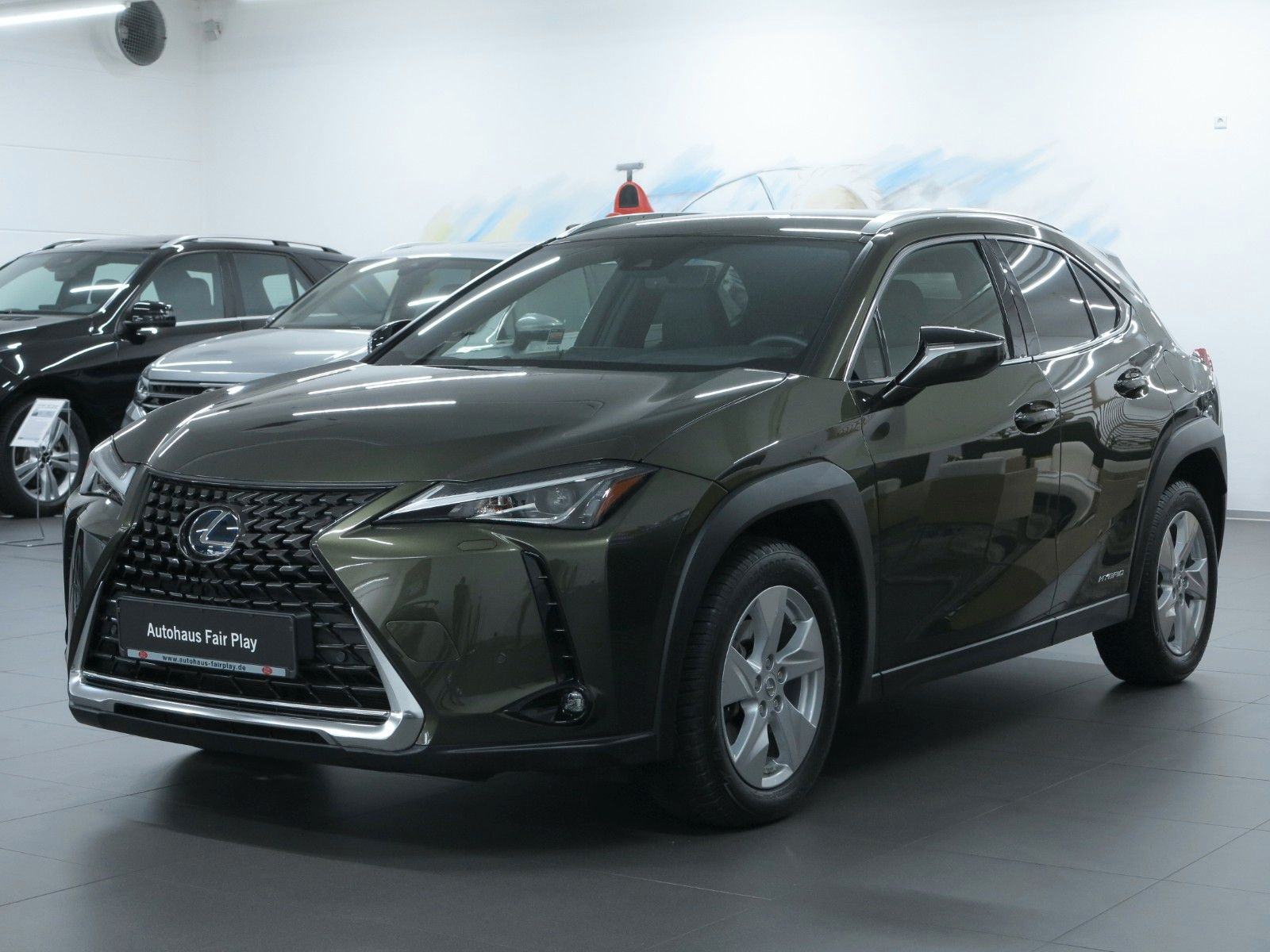 Lexus UX 250h 184 KS Hybrid e-CVT BI-LED NAVI ACC-TEMPOMAT 2020 GOD ...