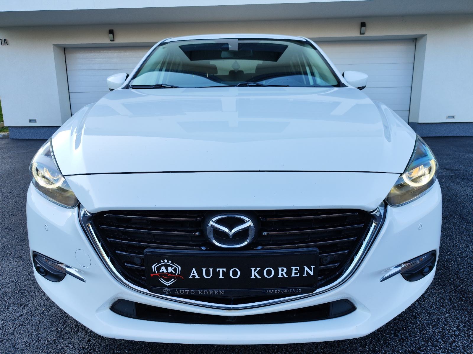 Mazda 3 ,redizajn,150 ks,bi-led,18 alu,Bose,kamera,navi,head-up,perla ...
