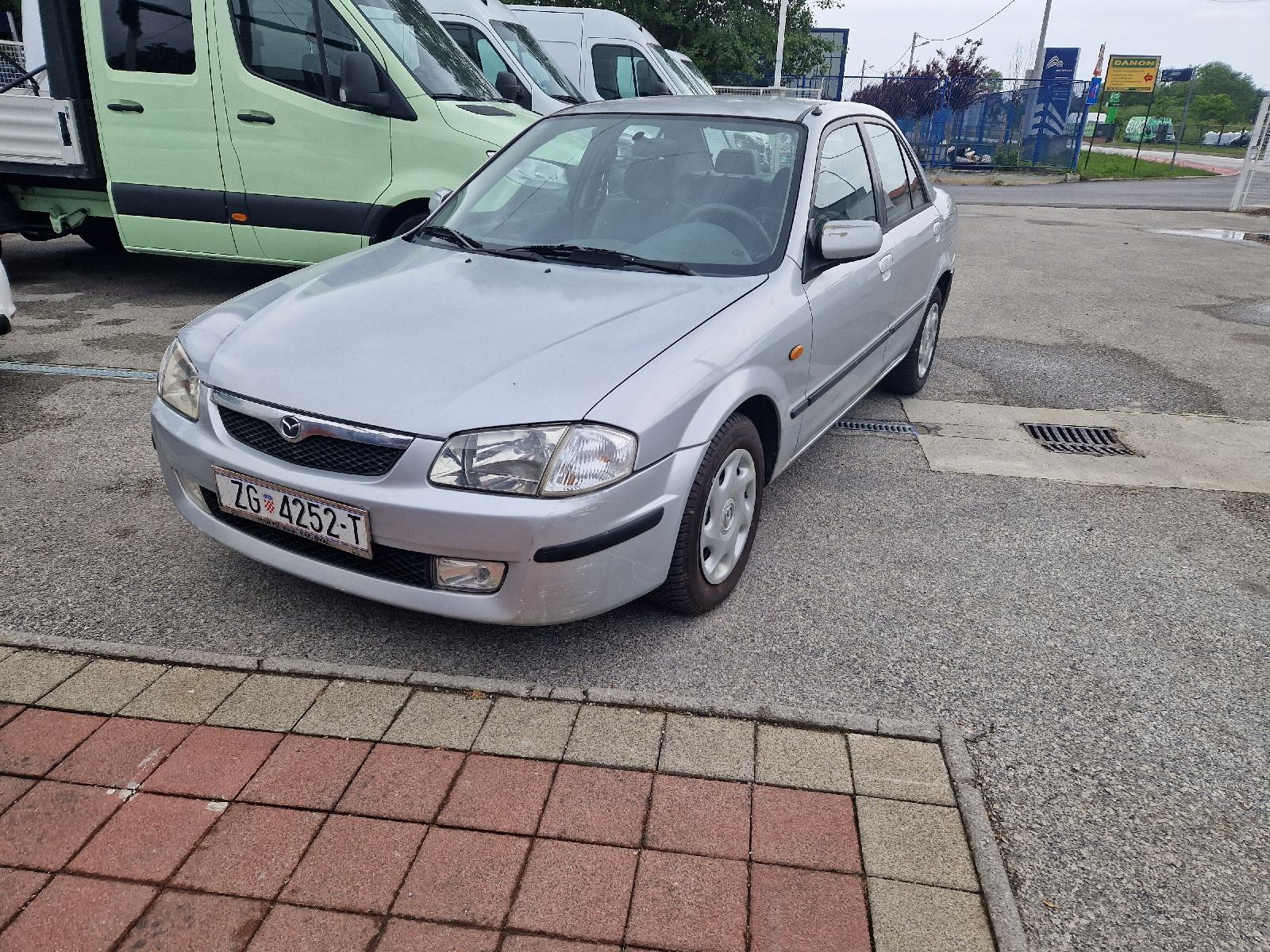 Mazda 323 2.0 diesel, 2000 god.