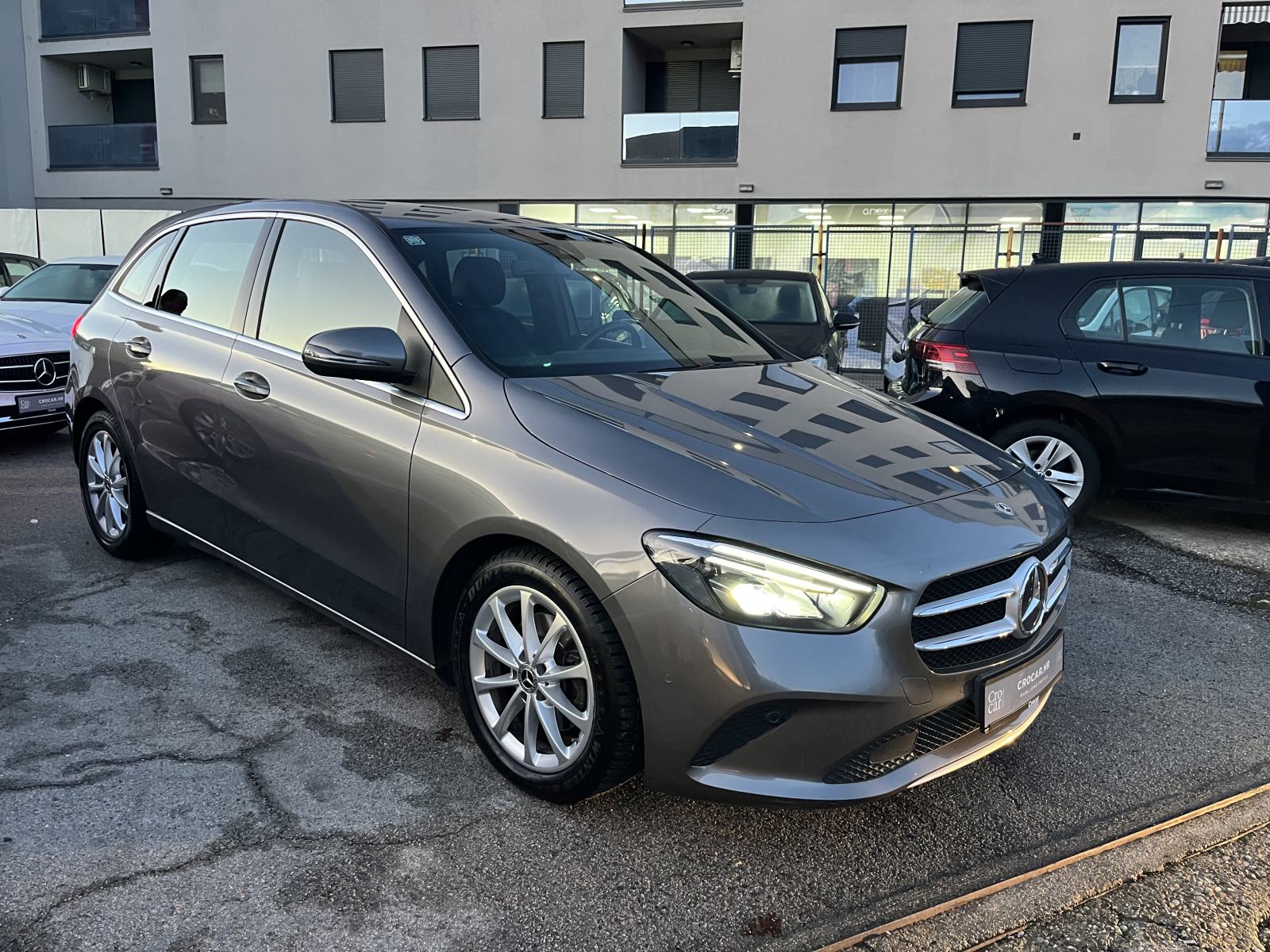 Mercedes B-klasa 200 d AUTOMATIK 150 KS STYLE NAVI,LED 1VL Nije uvoz ...