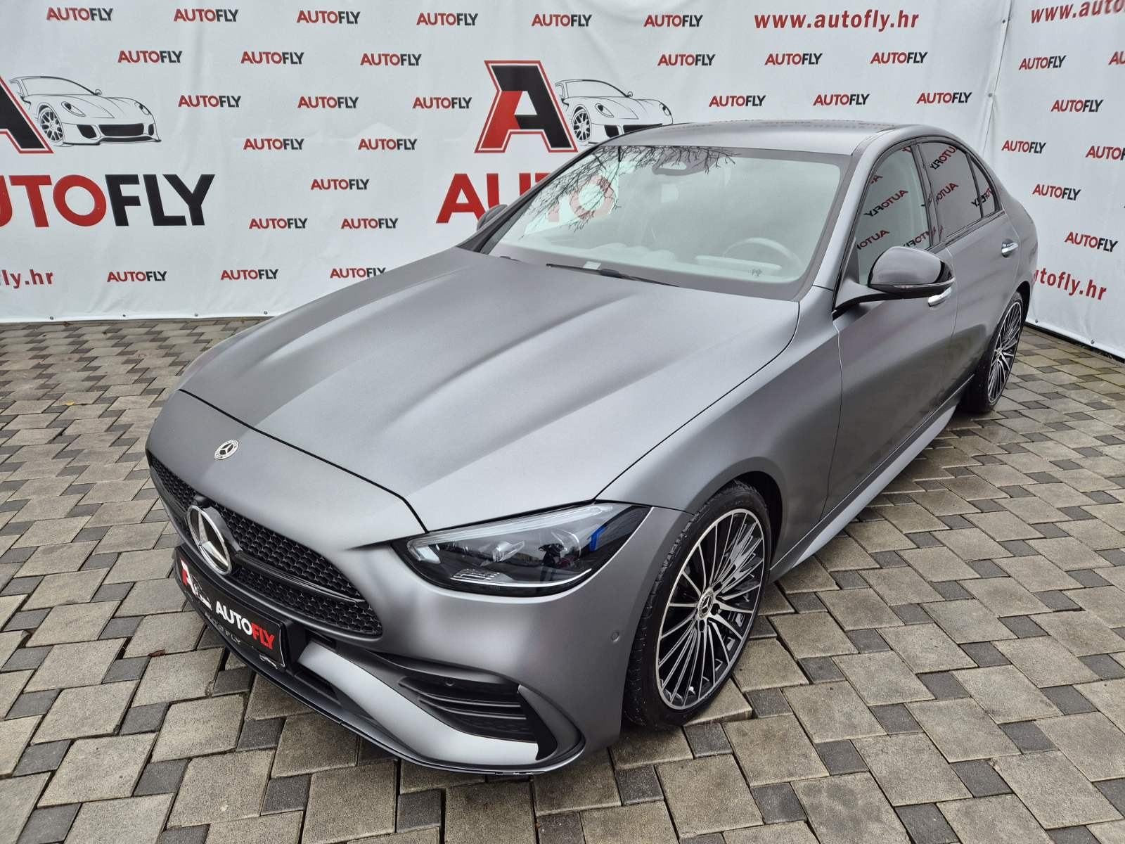 Mercedes-Benz C-klasa 300d AMG, Night paket, Digital Light, 19, 2021 god.