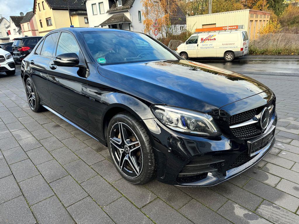 Mercedes-Benz C300de AMG-Line Night Paket, 2020 god.