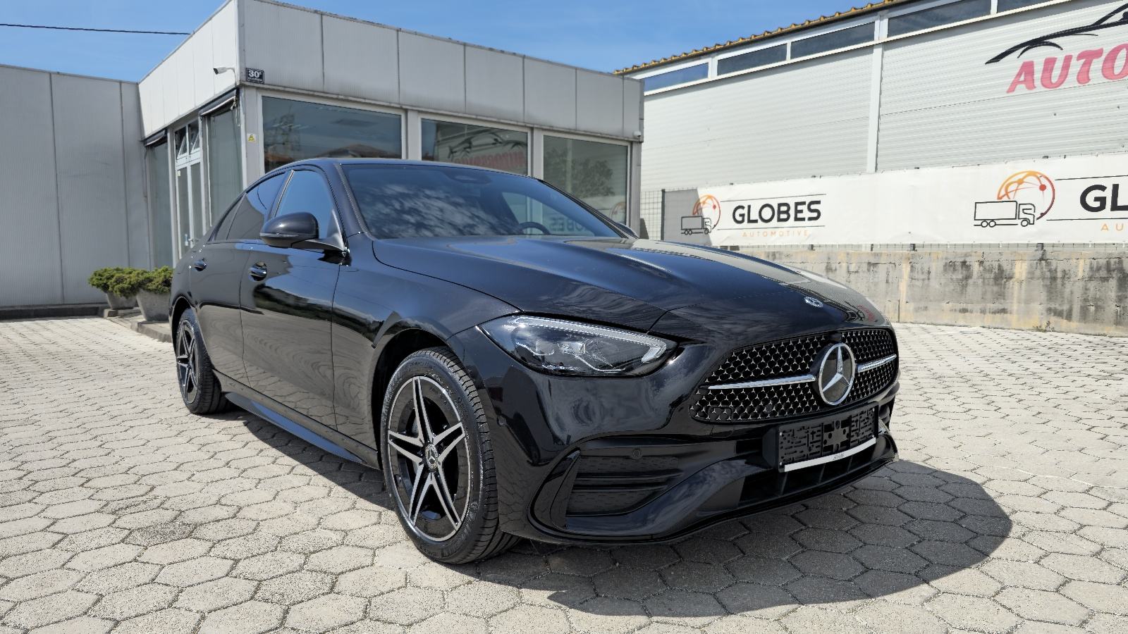 Mercedes-Benz C300e Hybrid AMG, 2023 god.