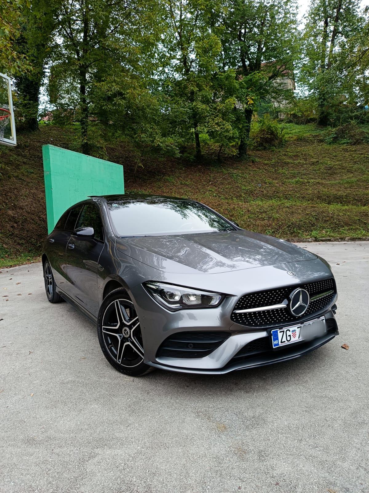 Mercedes-Benz CLA 250e AMG Night paket, Panorama, Nove gume, Perfekt ...