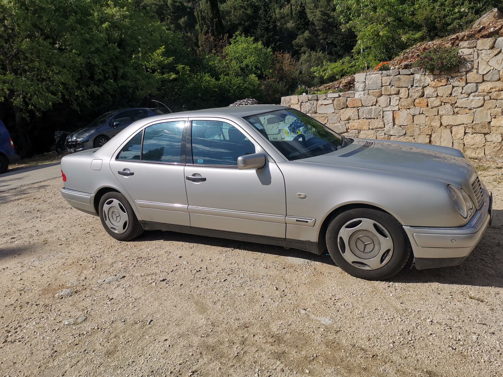 Mercedes-Benz E-klasa 290 TD AUTOMATIC, 1997 god.