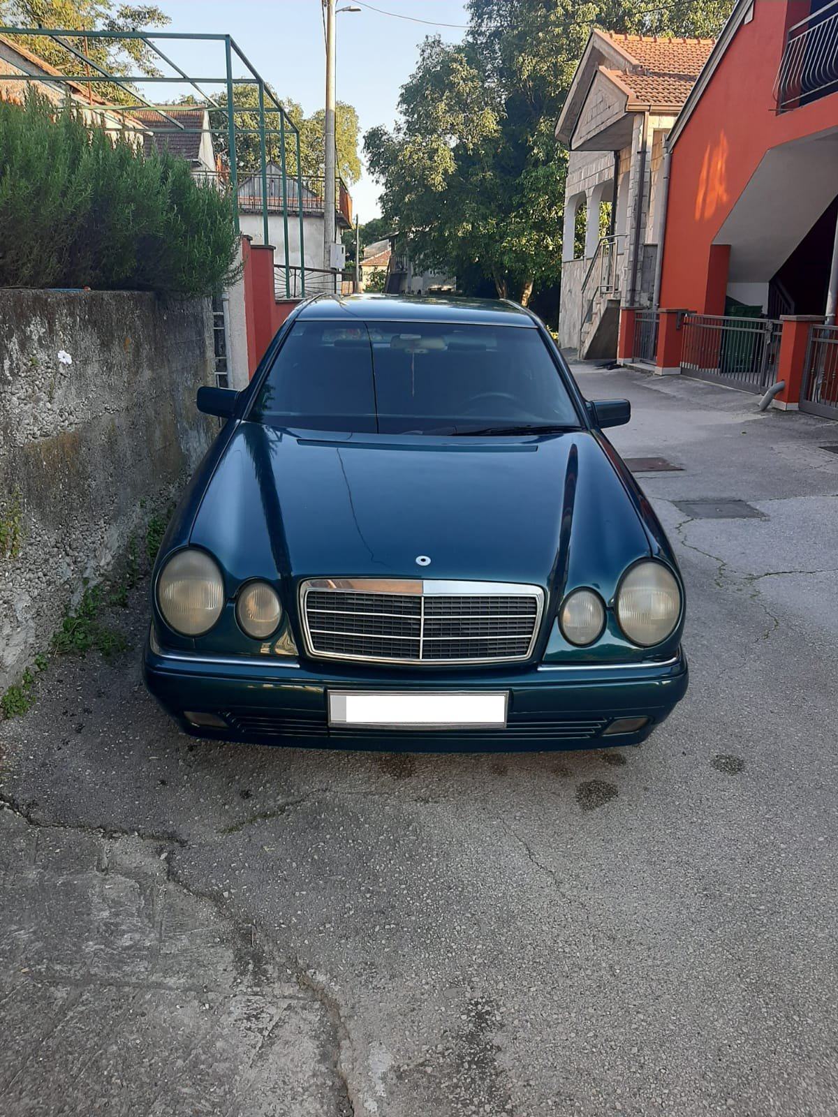 Mercedes-Benz E-klasa 290 TD Classic automatik, 1997 god.