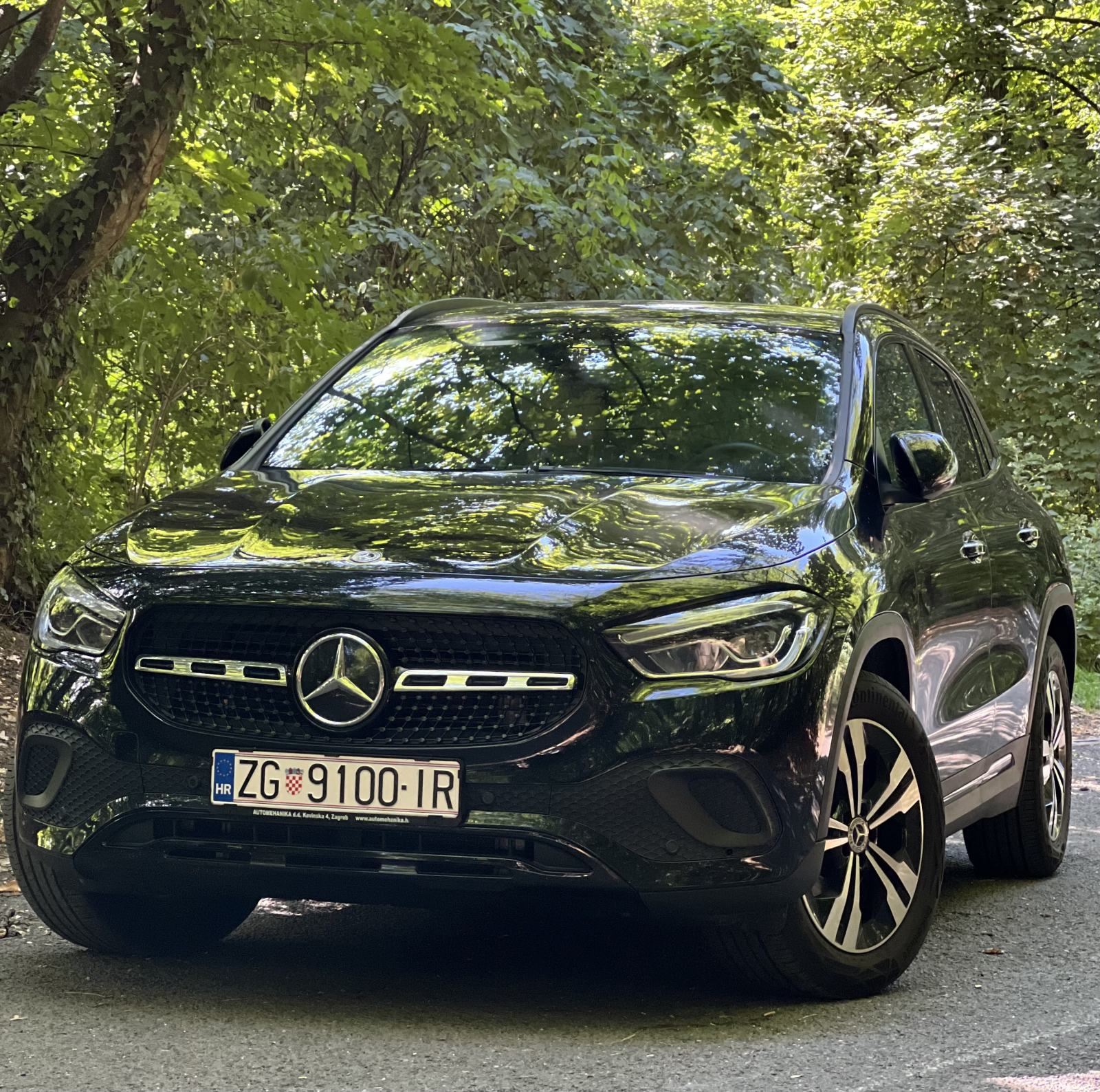 Mercedes-Benz GLA 200 4MATIC luxury line, beige interijer—DOSTUPAN ...