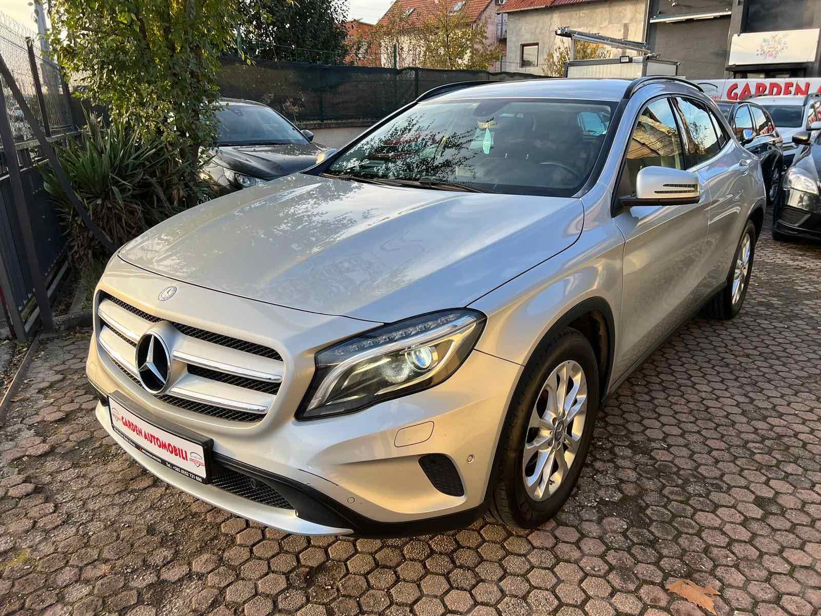 Mercedes-Benz GLA 200 CDI*Automatik*Radar*Navi*PDC*Bi-xenon*Top stanje ...