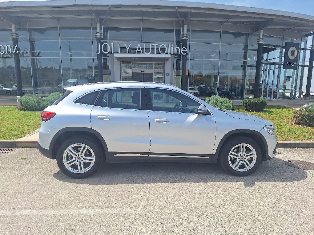 Mercedes-Benz GLA 200 d Progressive, 2022 god.