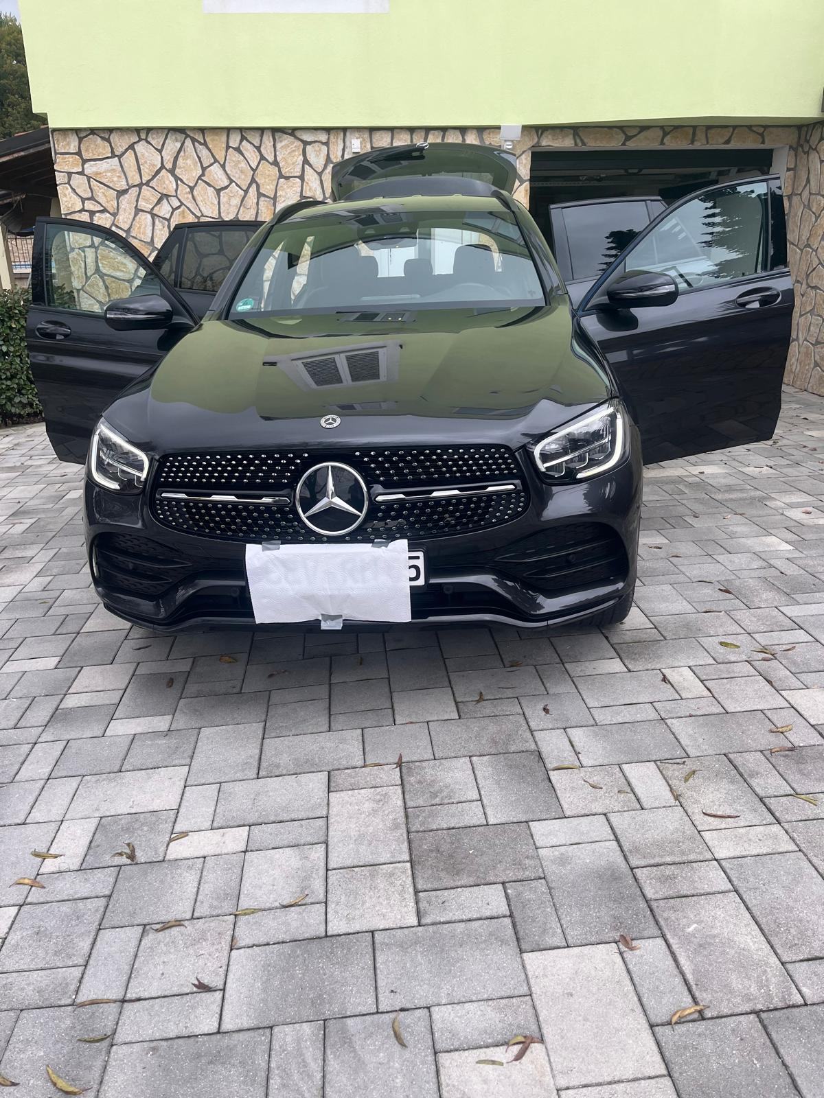Mercedes-Benz GLC 200 4MATIC, 2021 god.