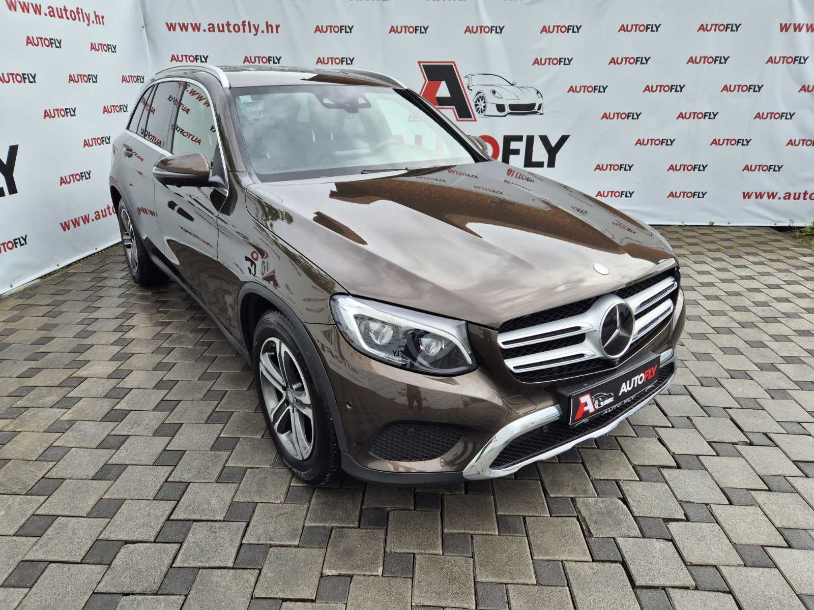 Mercedes-Benz GLC 250d 4Matic, Distronic, 360kam, KeylessGO, 18, 2016 god.