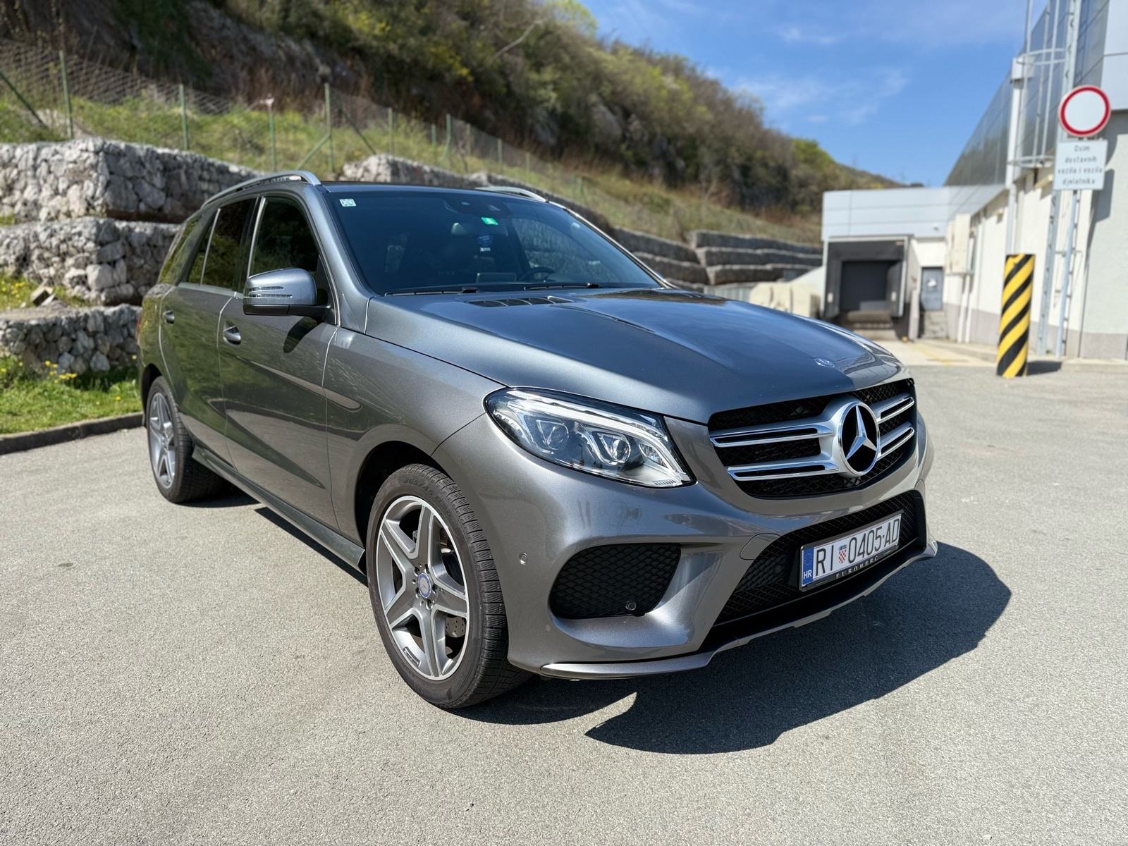 Mercedes-Benz GLE 250d AMG 4MATIC, 2017 god.