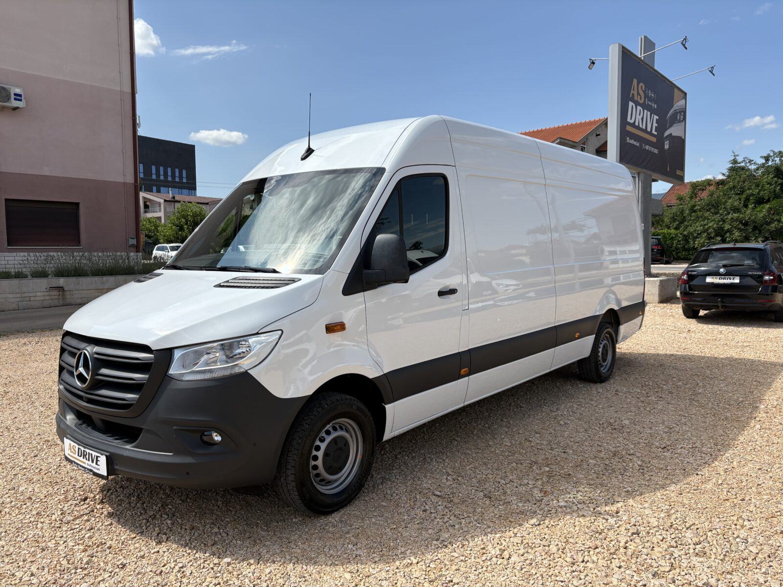 Mercedes-Benz Sprinter 317 CDI 170KS -Kamera 360°,DAB -MAXI L4H3, 2023 god.