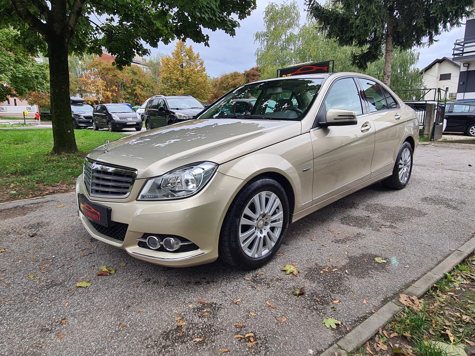 Mercedes C-klasa 180 CGI, 1.vl, servisna, klima, alu, navi, KAO NOV.., 2012 god.