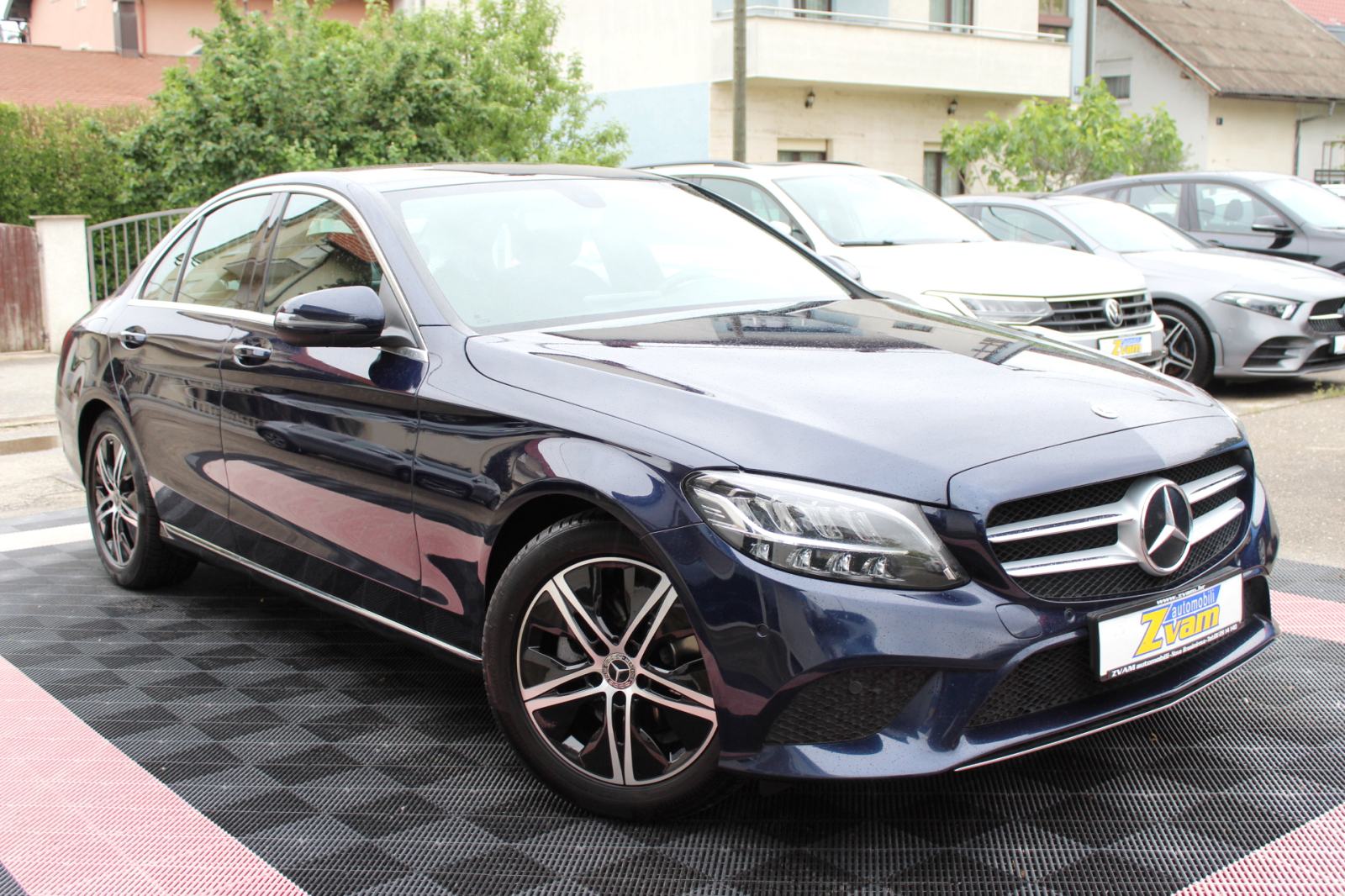 Mercedes C180D AVANTGARDE, LED, NAVIGACIJA, KOŽA, ALU 17, GARANCIJA ...