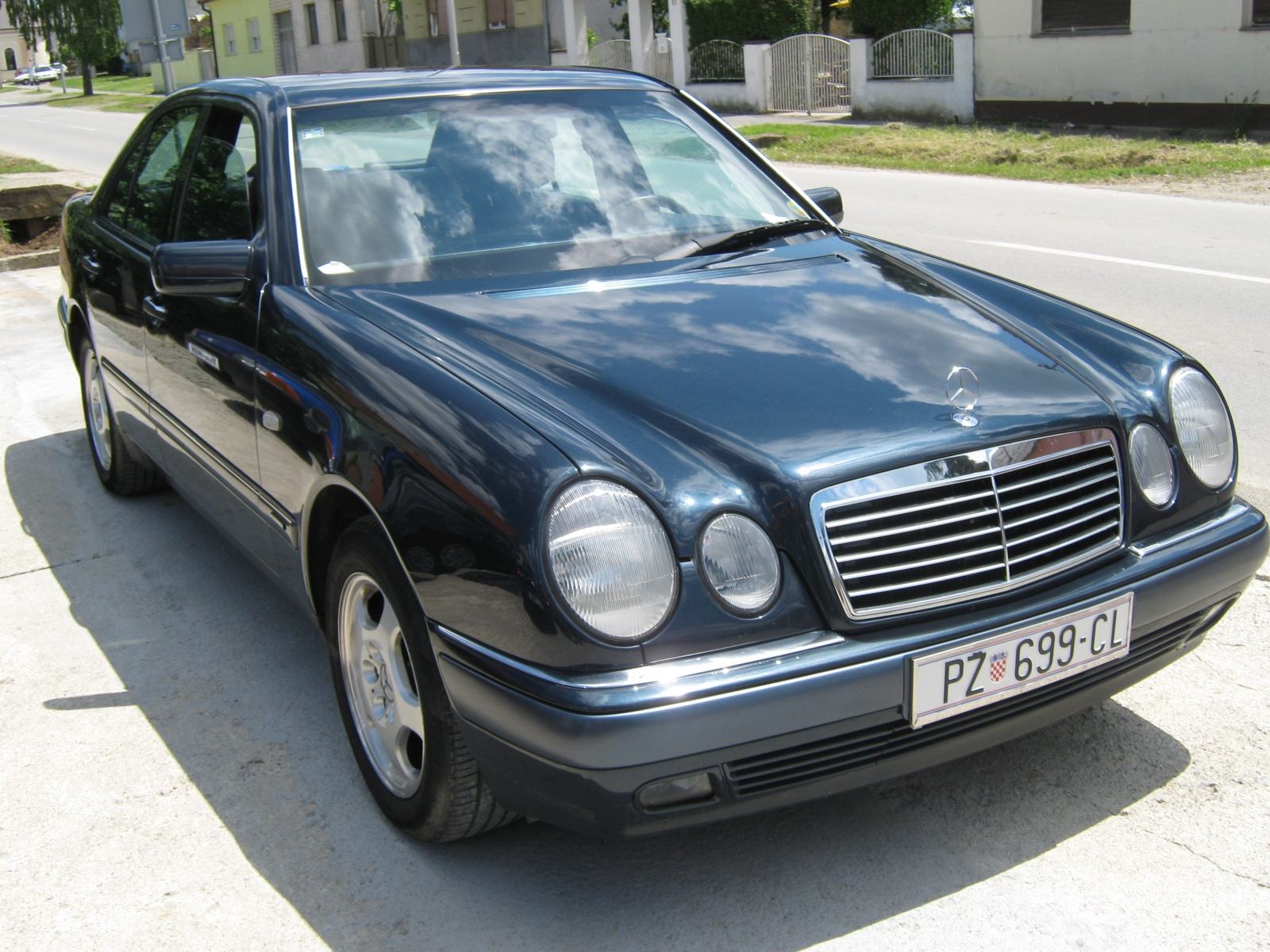 Mercedes E-klasa 290 T TD, 1997 god.