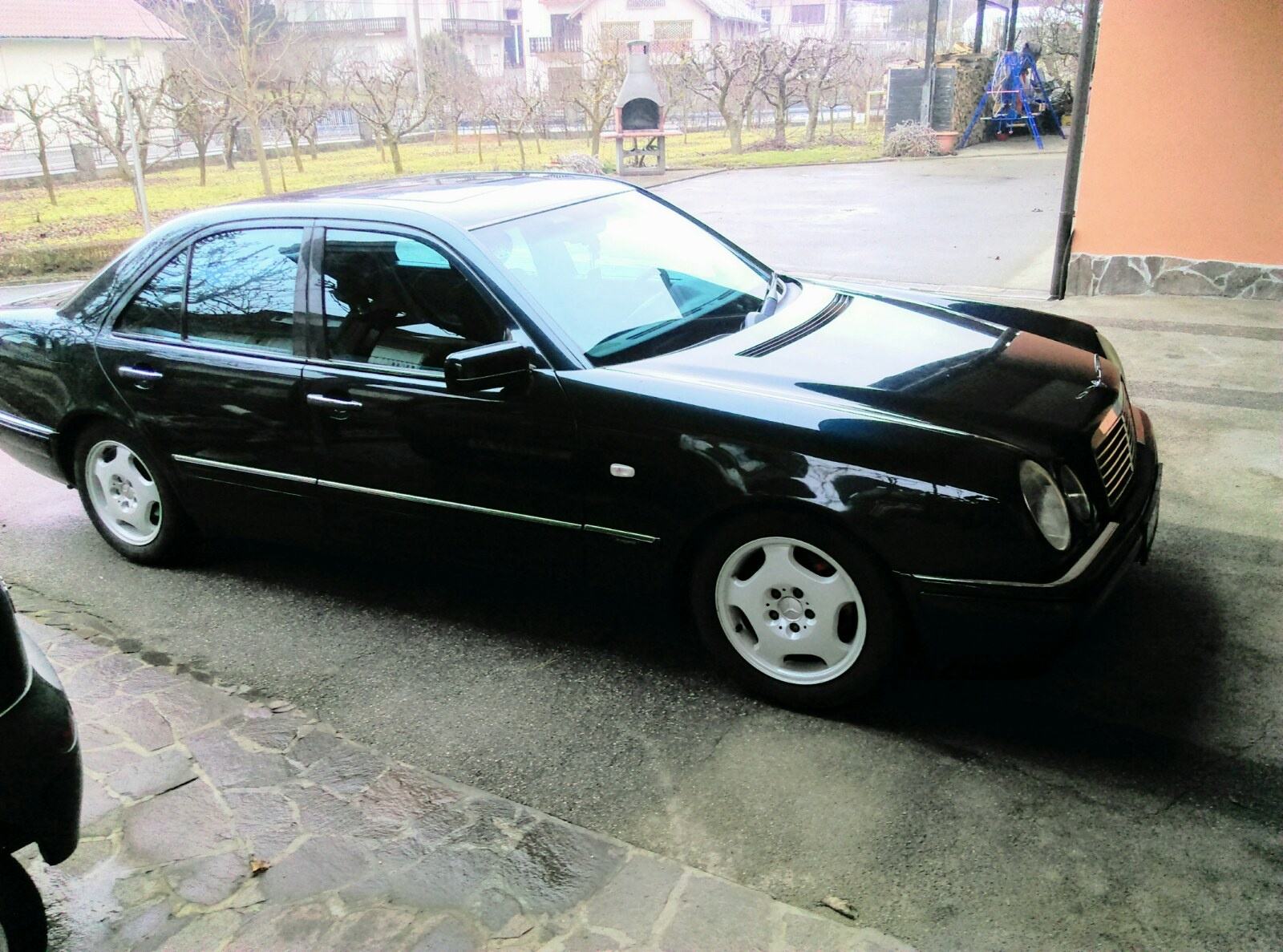 Mercedes E-klasa 290 TD avangarde PRVI VLASNIK, 1997 god.