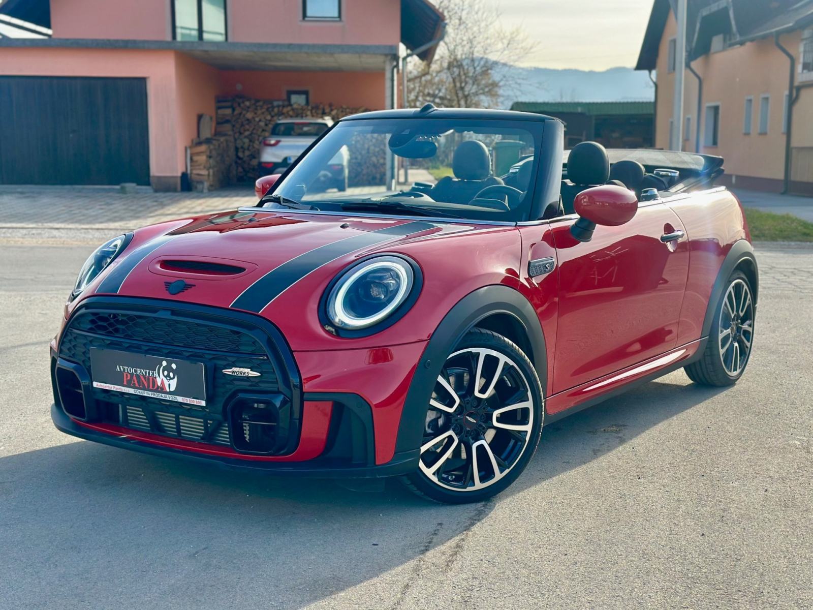 Mini Cabrio JCW, 2023 god.