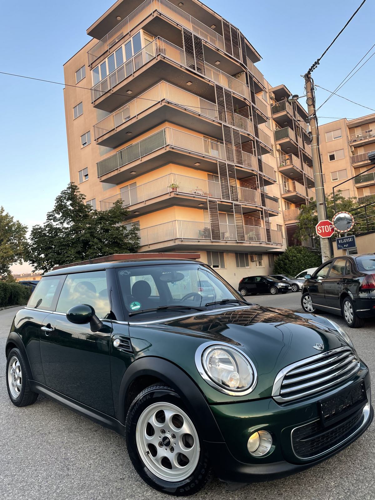 MINI Cooper REZERVIRANO *NOVI SET LANCA* KAO NOV! VELIKI+MALI SERVIS, 2012 god.