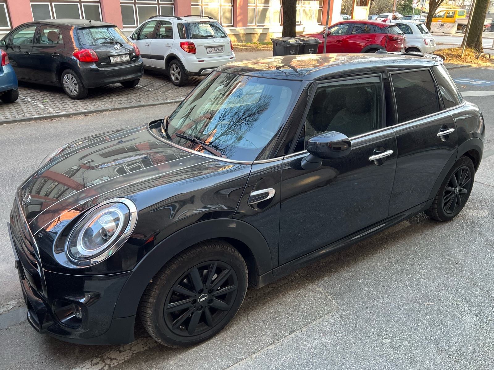 MINI Cooper JCW trim - Mali auto, velika osobnost!, 2020 god.