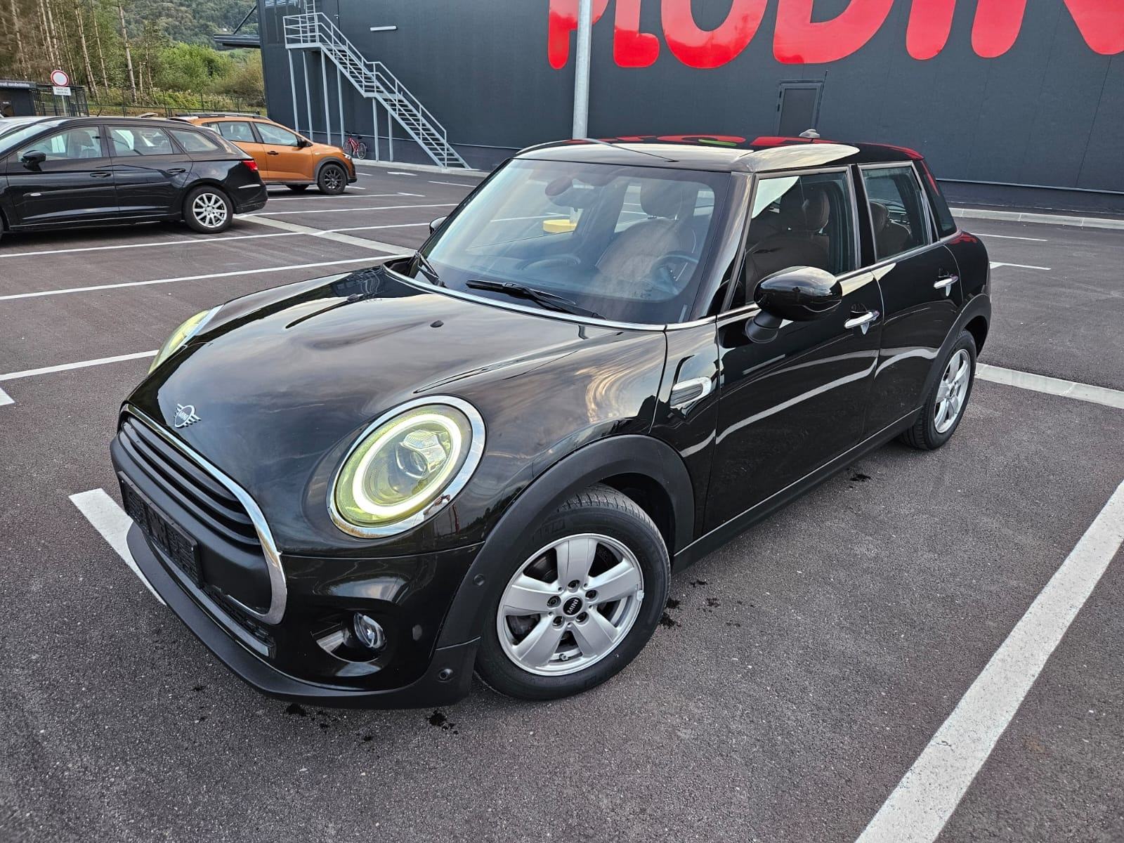 MINI Cooper Mini One 5 door,automatik, 2020 god.