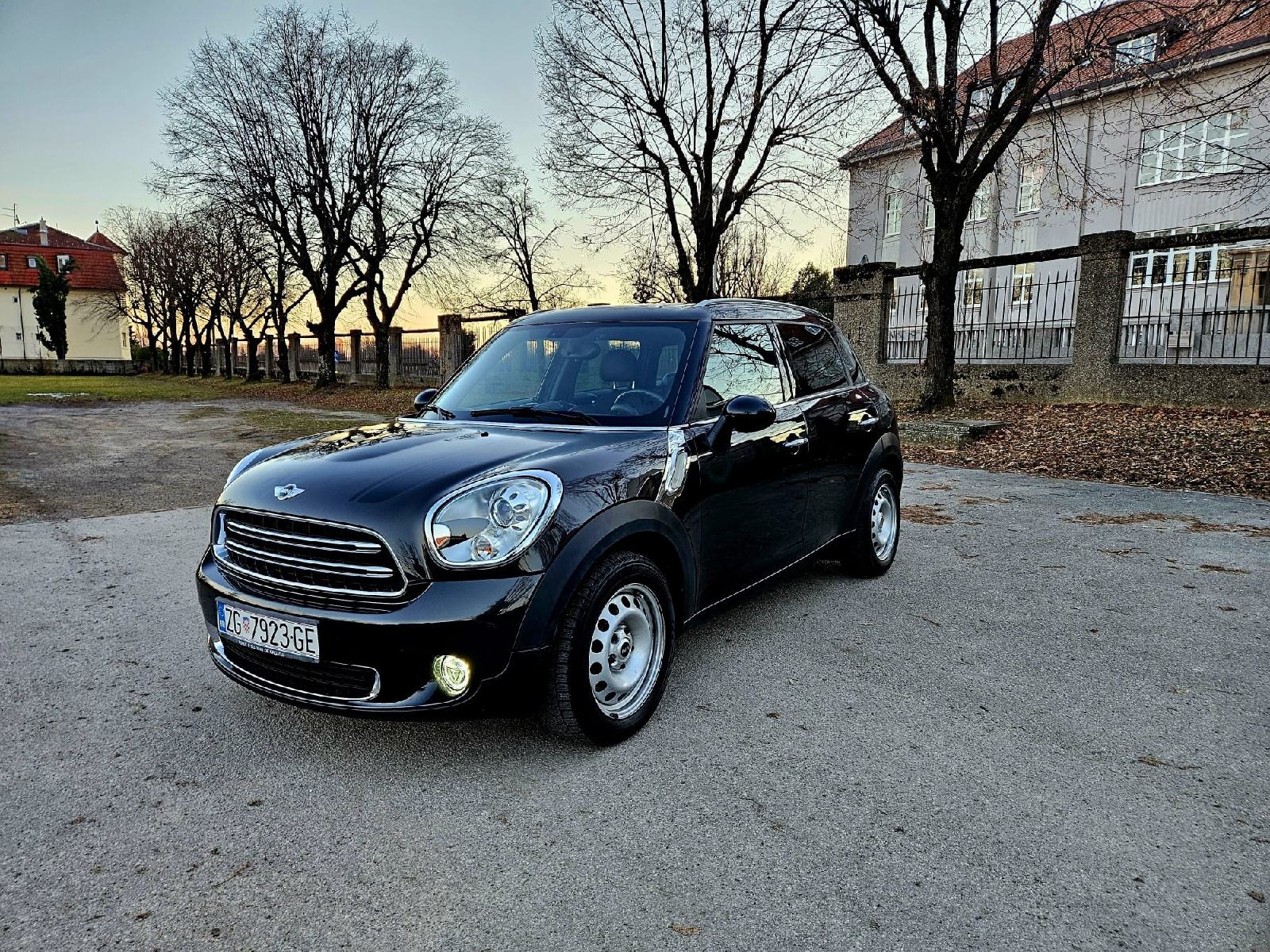 Mini Countryman Cooper D Chilli Pack Chrome line 1/2017. 1. vl, 2016 god.