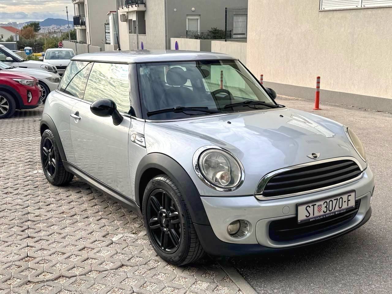 MINI One 1.6, 2010 god.