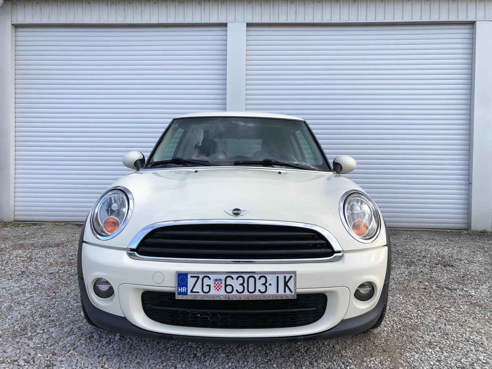 MINI Cooper One 1.6D Pepper White WINTER EDITION., 2011 god.