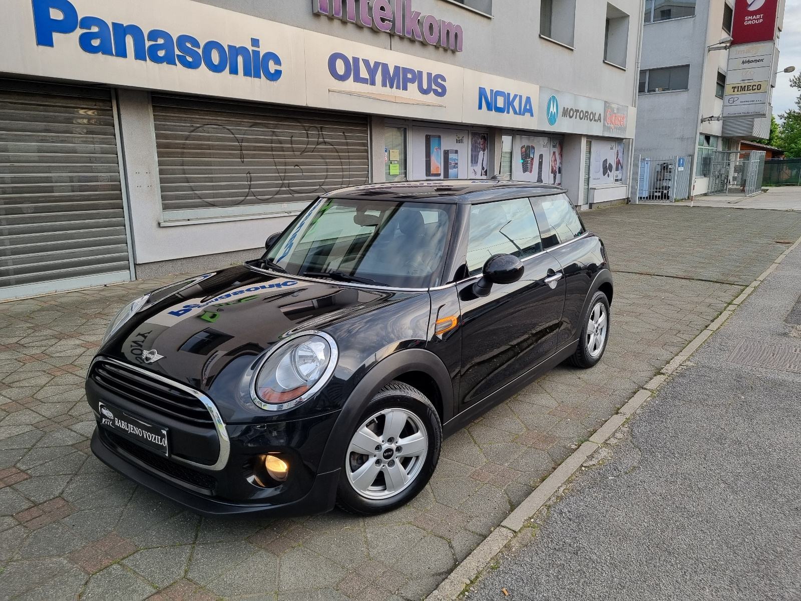 MINI One Diesel-1 VL-95ks -NAVIGACIJA-KLIMA-SERVISNA-SUPER STANJE ...