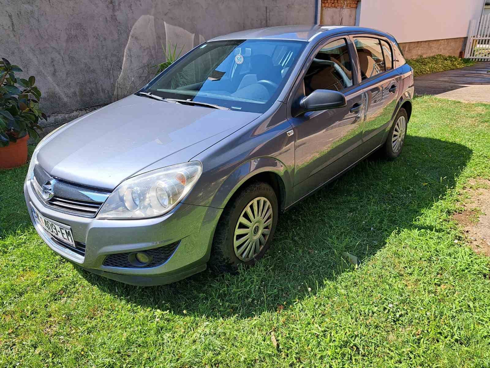 Opel Astra 1,4 reg.04.2024. Kupljen u HR, 5 vrata, klima, 2999 eura ...