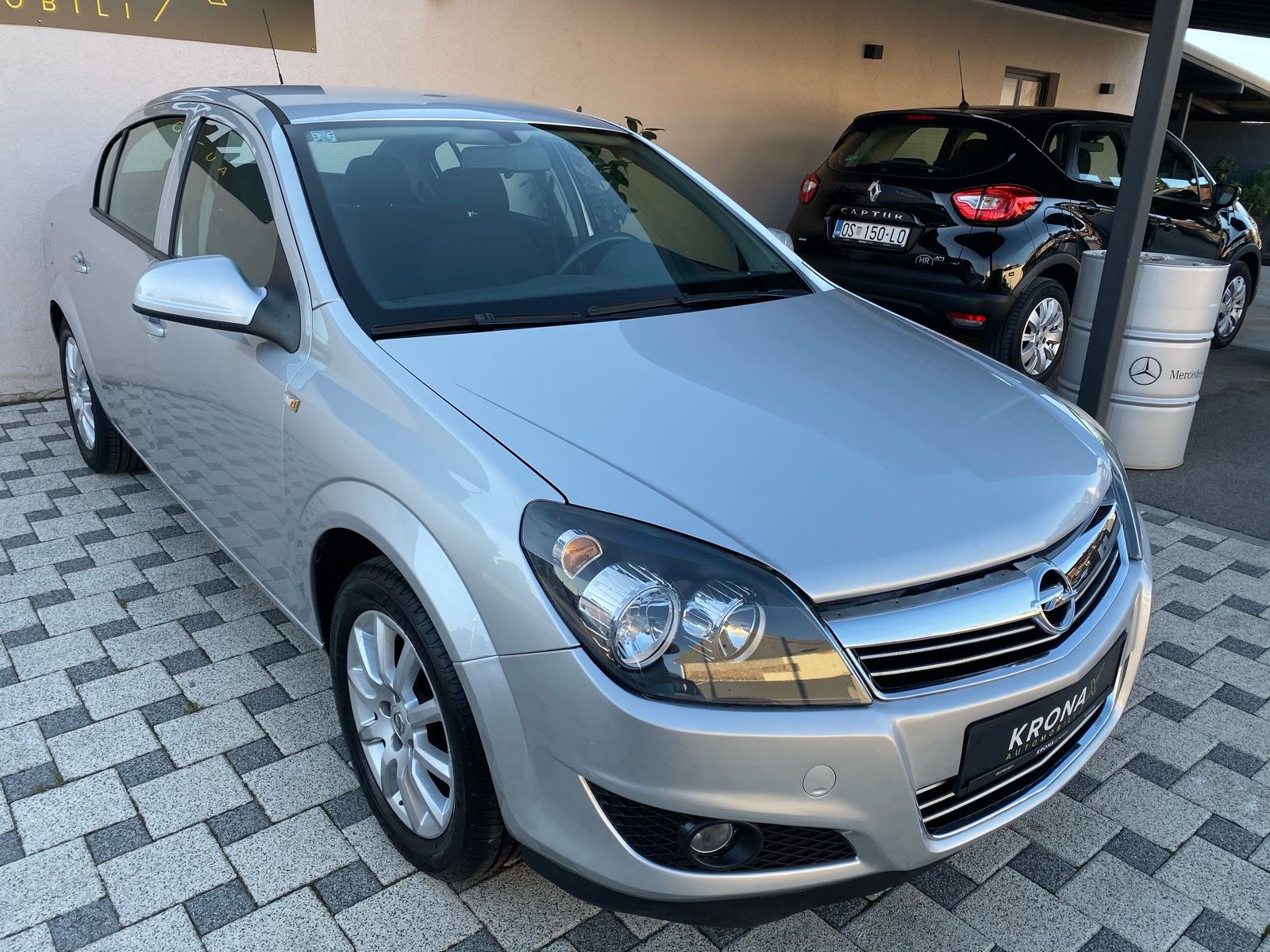 OPEL ASTRA 1,6 16V SEDAN (reg:01/23, AUT. KLIMA, SERVISNA, HR auto ...