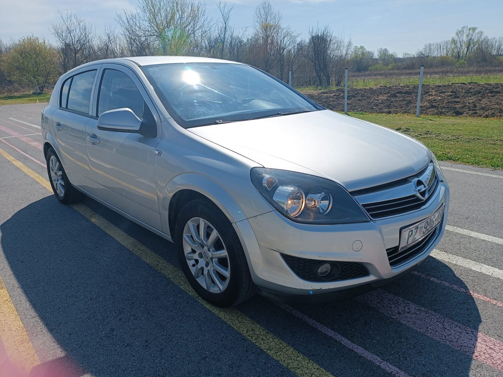 Opel Astra 1.6 B 1.VLASNIK 2013 god REG 02/25 REZERVIRANO , 2013 god.