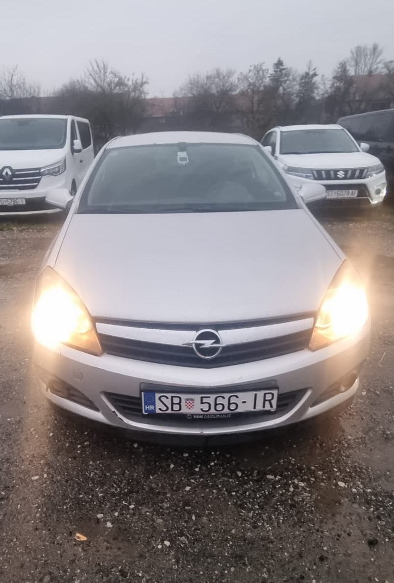 Opel Astra 1,6, 2006 god.