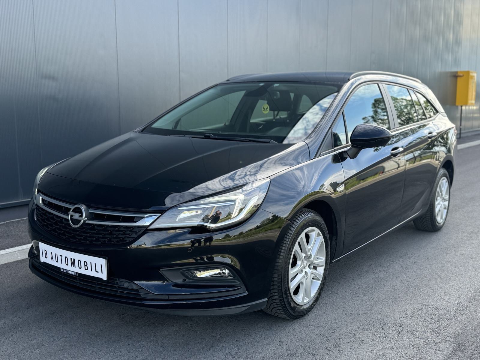 Opel Astra Karavan 1.6 CDTI 110ks 2017 - Navi•Kuka•Tempomat•PDC•Led ...