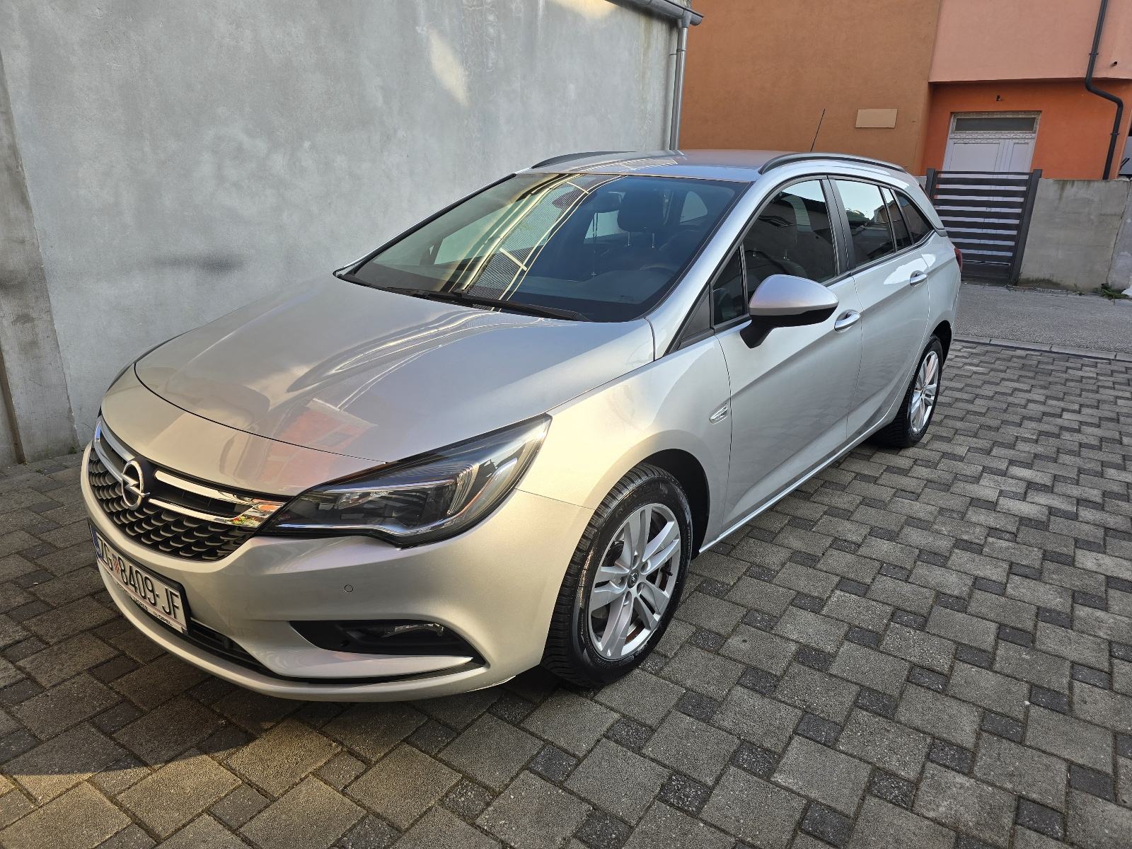 Opel Astra Karavan 1.6 CDTI, može zamjena za bmw 5 karavan, 2017 god.