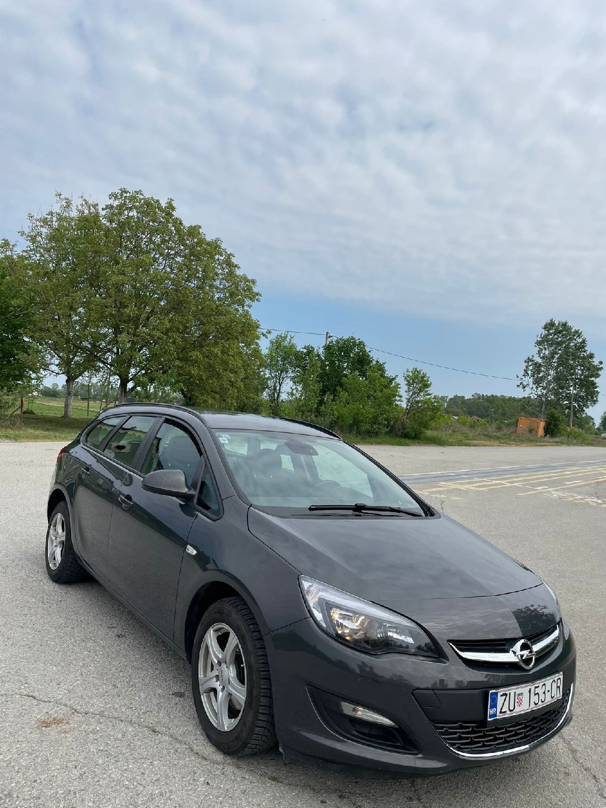 Opel Astra Karavan 1,6, 2014 god.