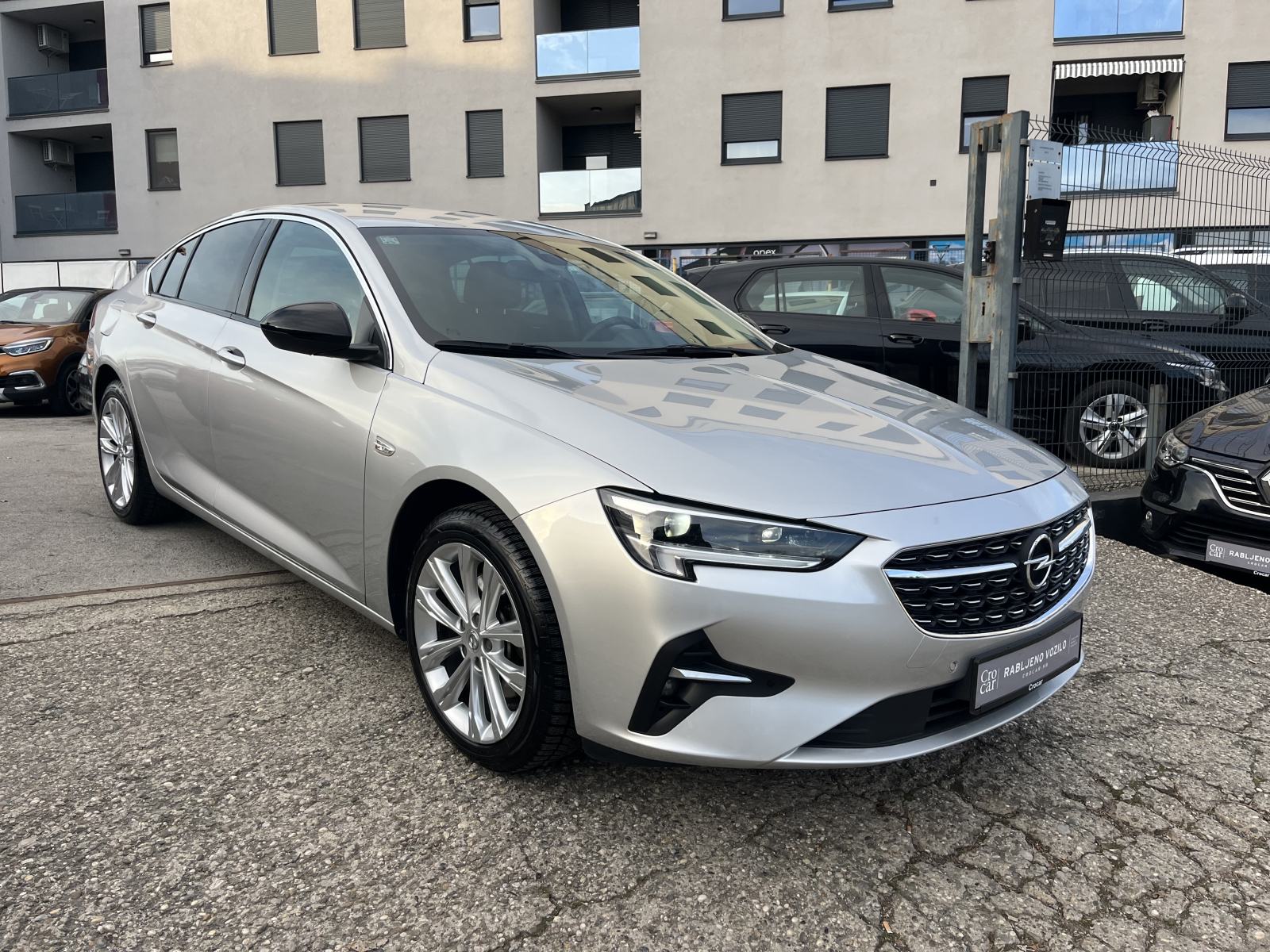 Opel Insignia 2,0 D 174 KS AUTOMATIK NAVI,LED,KAMERA 1VL Nije uvoz J1G ...
