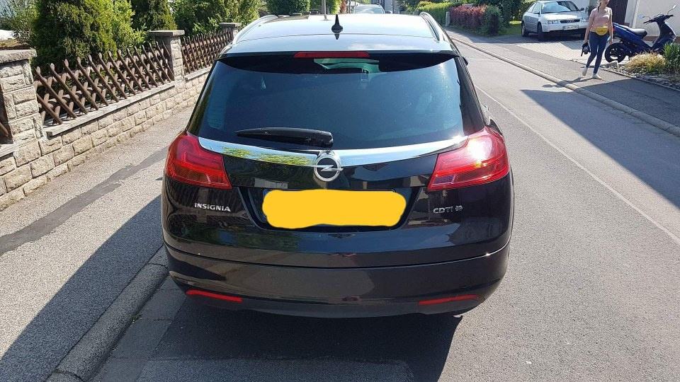 Opel Insignia sports tourer sw, 2011 god.