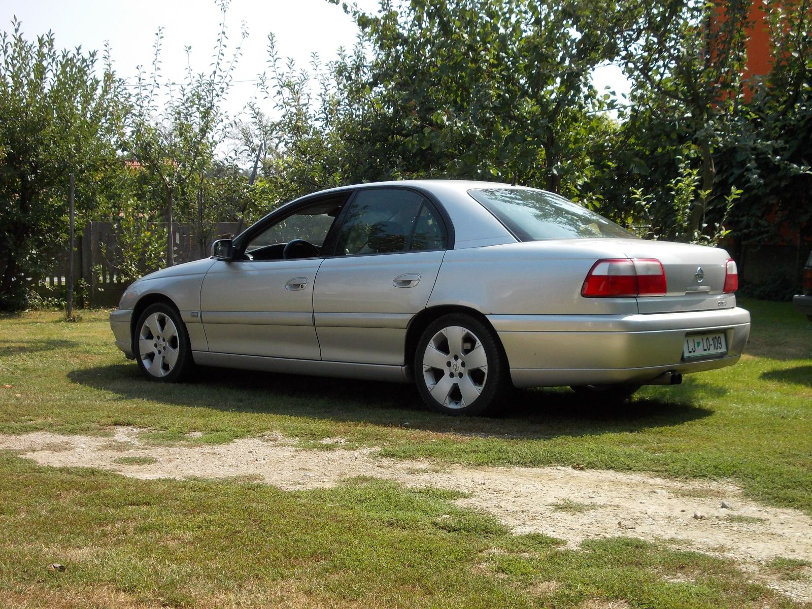 Opel Omega 2.0 16v omega b, 2002 god.