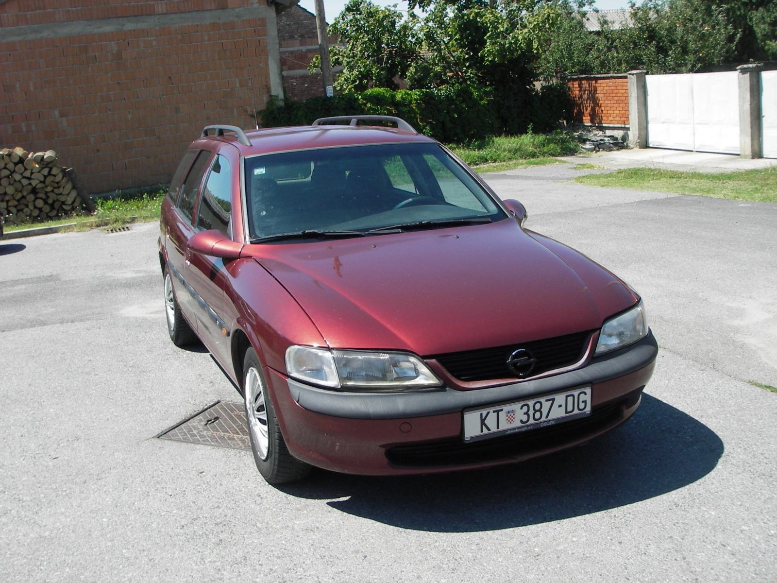 Opel Vectra karavan CD 2,0 DI REG. 08. 2018., 1997 god.