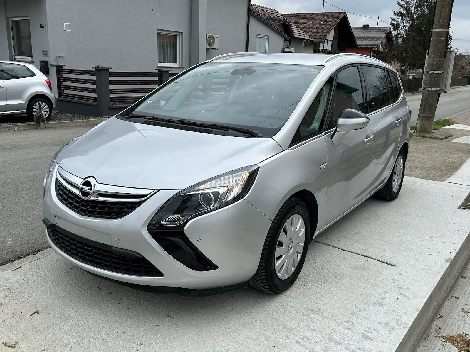 Opel Zafira 1,6 CDTI NAVIGACIJA TEMPOMAT EXTRA STANJE NA IME KUPCA ...