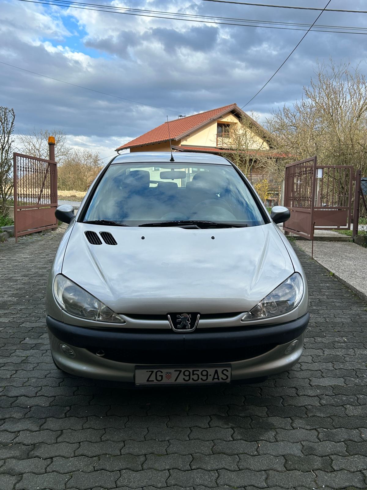 Peugeot 206 REG 1 GOD, 2004 god.